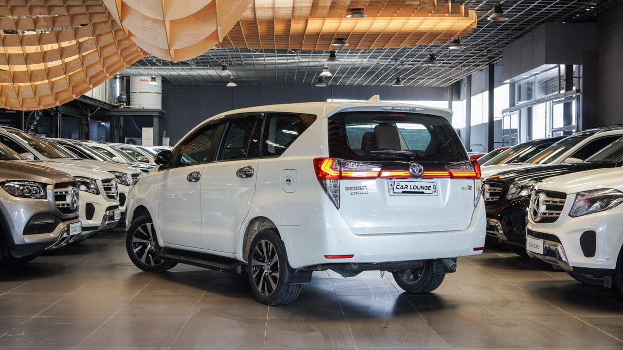 Innova Crysta 2.4: Perfect Family Car