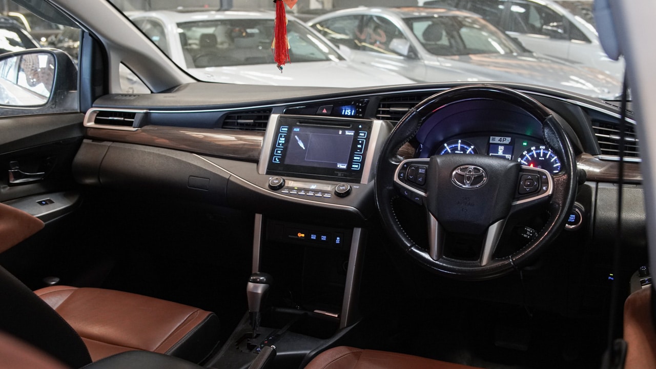 Toyota Innova Crysta 2.8Z 7STR