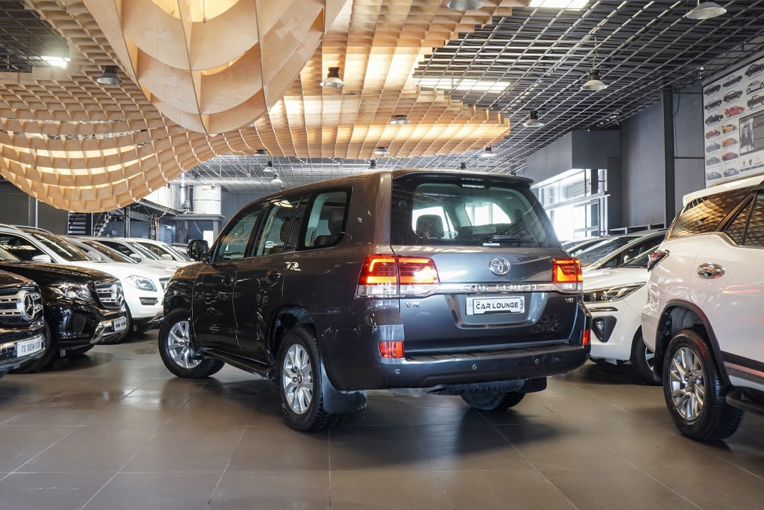 Buy Used Toyota Land Cruiser LC 200 VX V8: Unbeatable Price