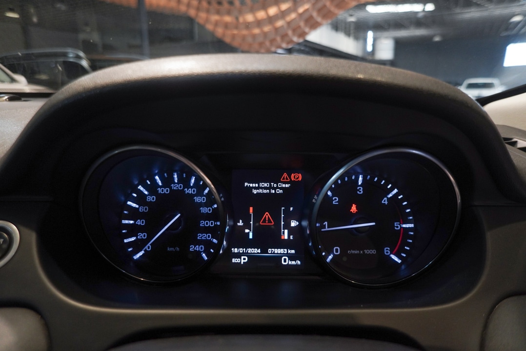 Buy Land Rover Discovery Sport 2.2: Luxury And Performance