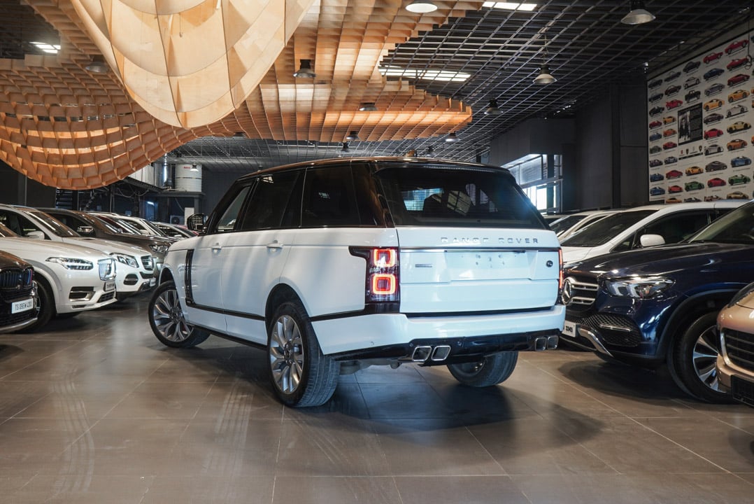 1 Used Range Rover Vogue Autobiography LWB: Luxury SUV