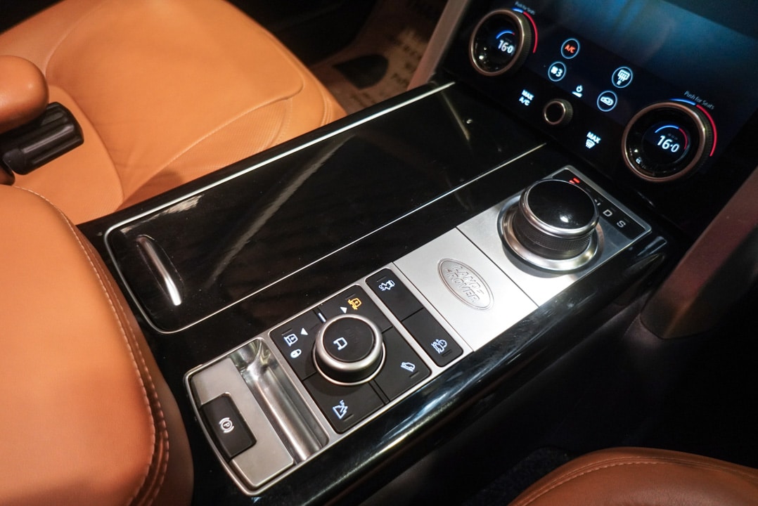 1 Used Range Rover Vogue Autobiography LWB: Luxury SUV