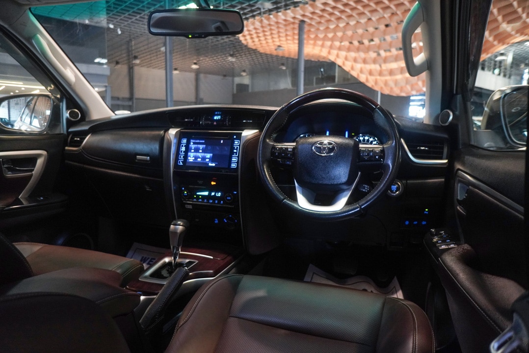 Buy Used Toyota Fortuner Sigma 4x4: Powerful
