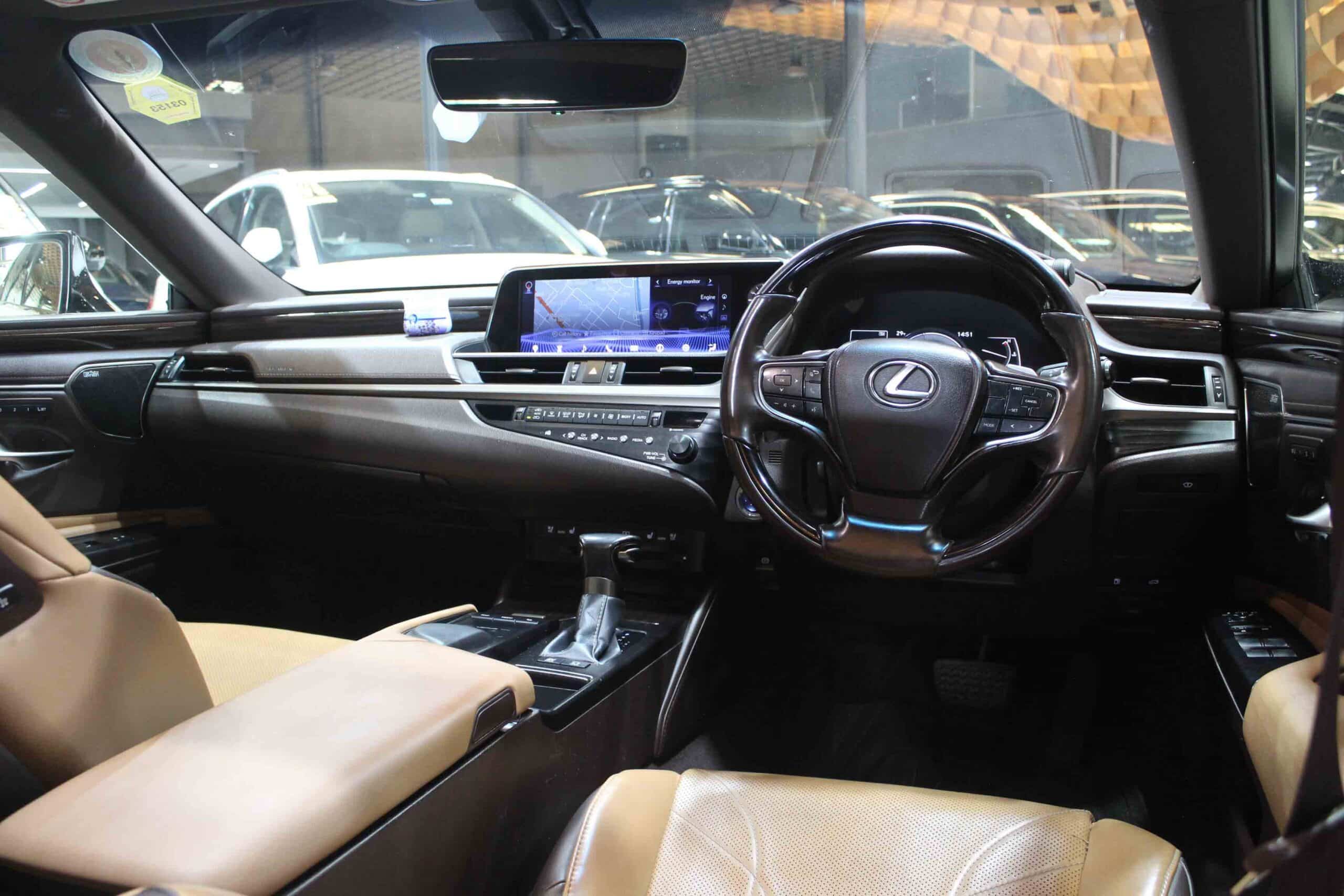Buy Used Lexus ES 300-h: Luxury Sedan