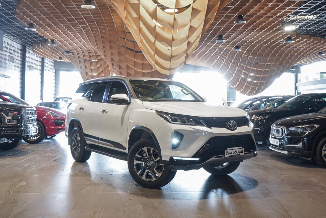 BUY A USED TOYOTA LEGENDER IN 2024 Luxury