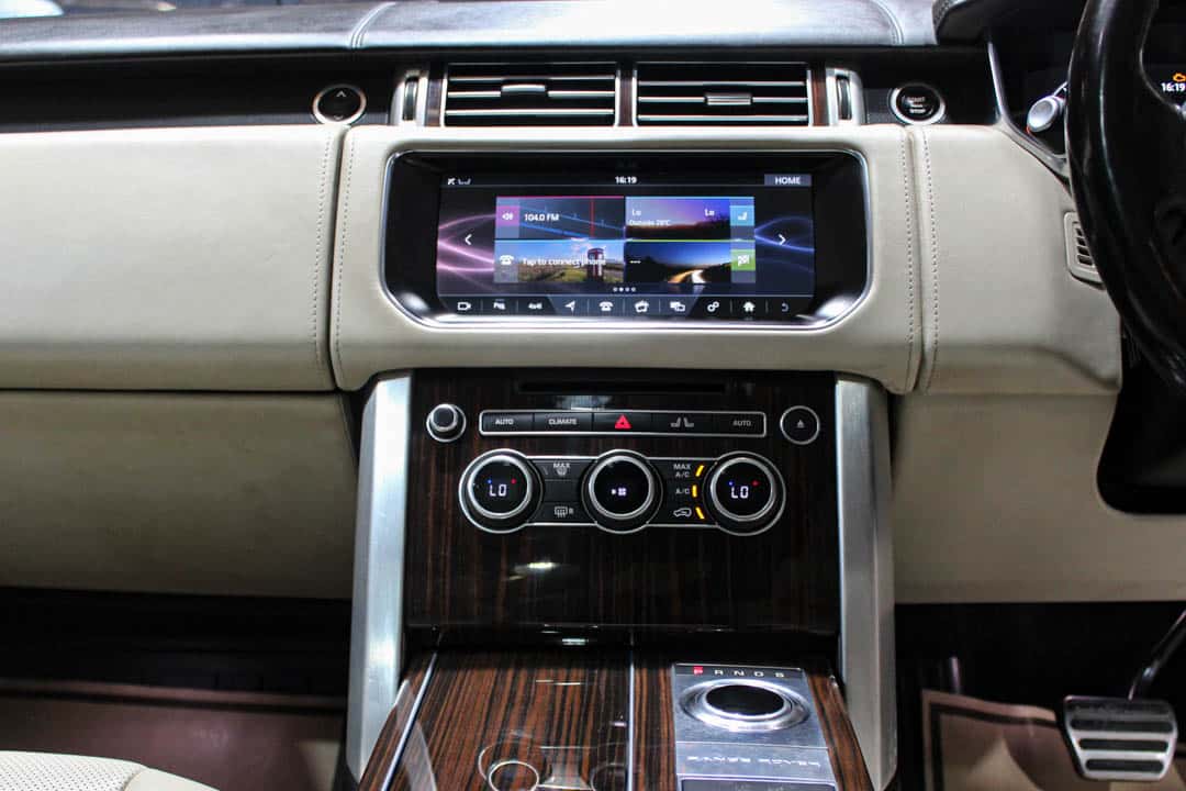 Range Rover Vogue Autobiography 4.4L - S K Car Lounge