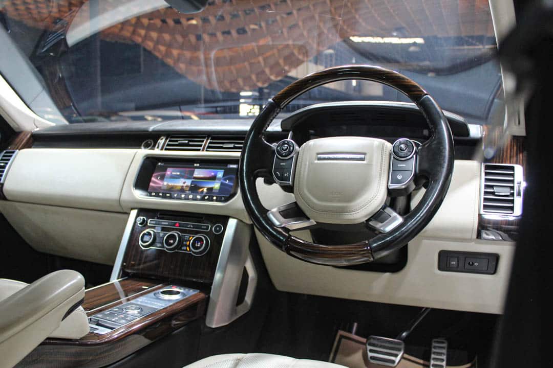 Range Rover Vogue Autobiography 4.4L - S K Car Lounge